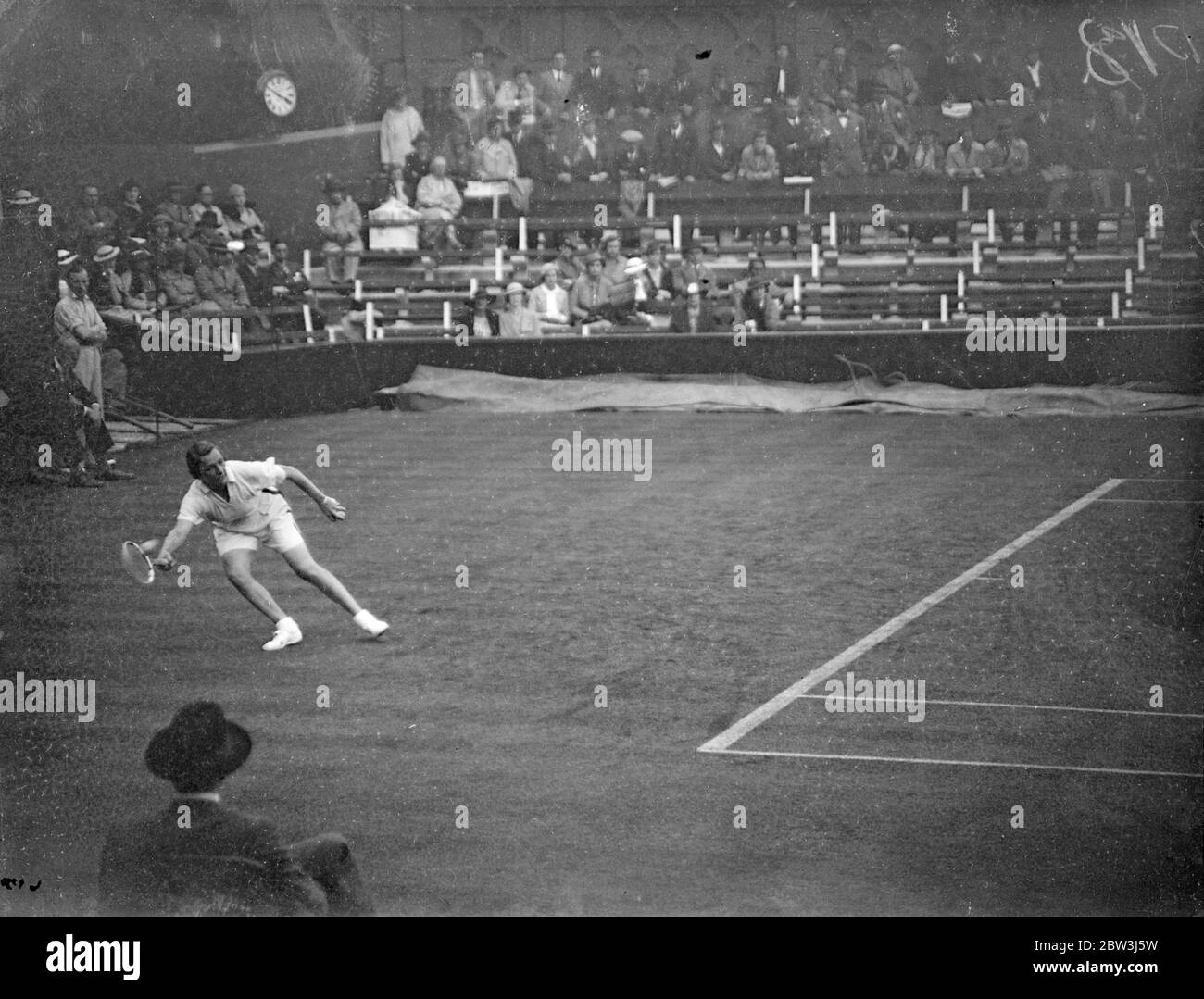 Britain scores first victory in Wightman Cup . Miss Stammers defeats ...