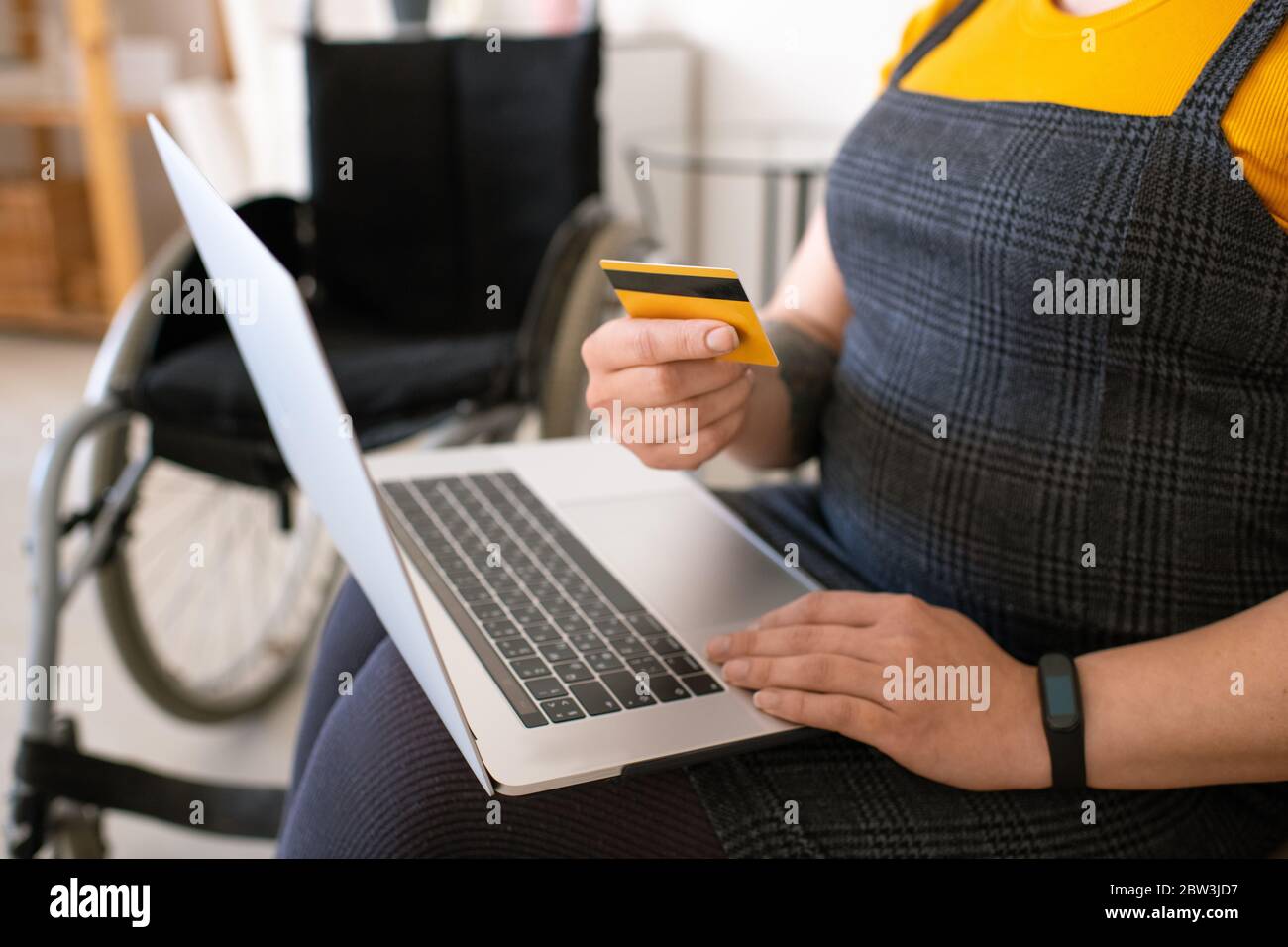 Shopping card for handicapped hi-res stock photography and images - Alamy