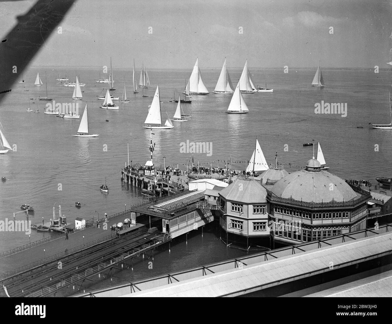 Thames yacht club Black and White Stock Photos & Images - Alamy