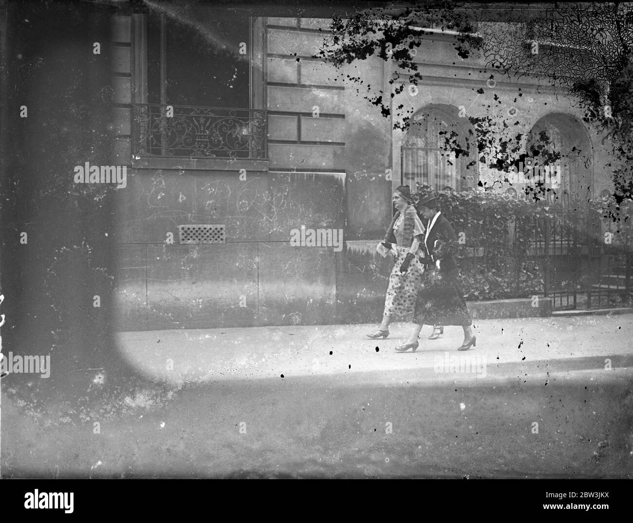 Mr George Courtauld to wed childhood sweetheart in Paris , Romance that ...