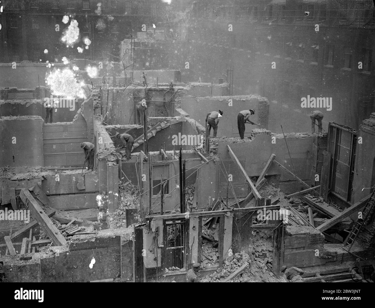 Disappearing architecture hi-res stock photography and images - Alamy