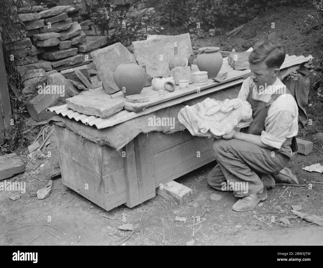 Roman relics unearthed at Spital Square , Bishopsgate . 27 June 1935 ...