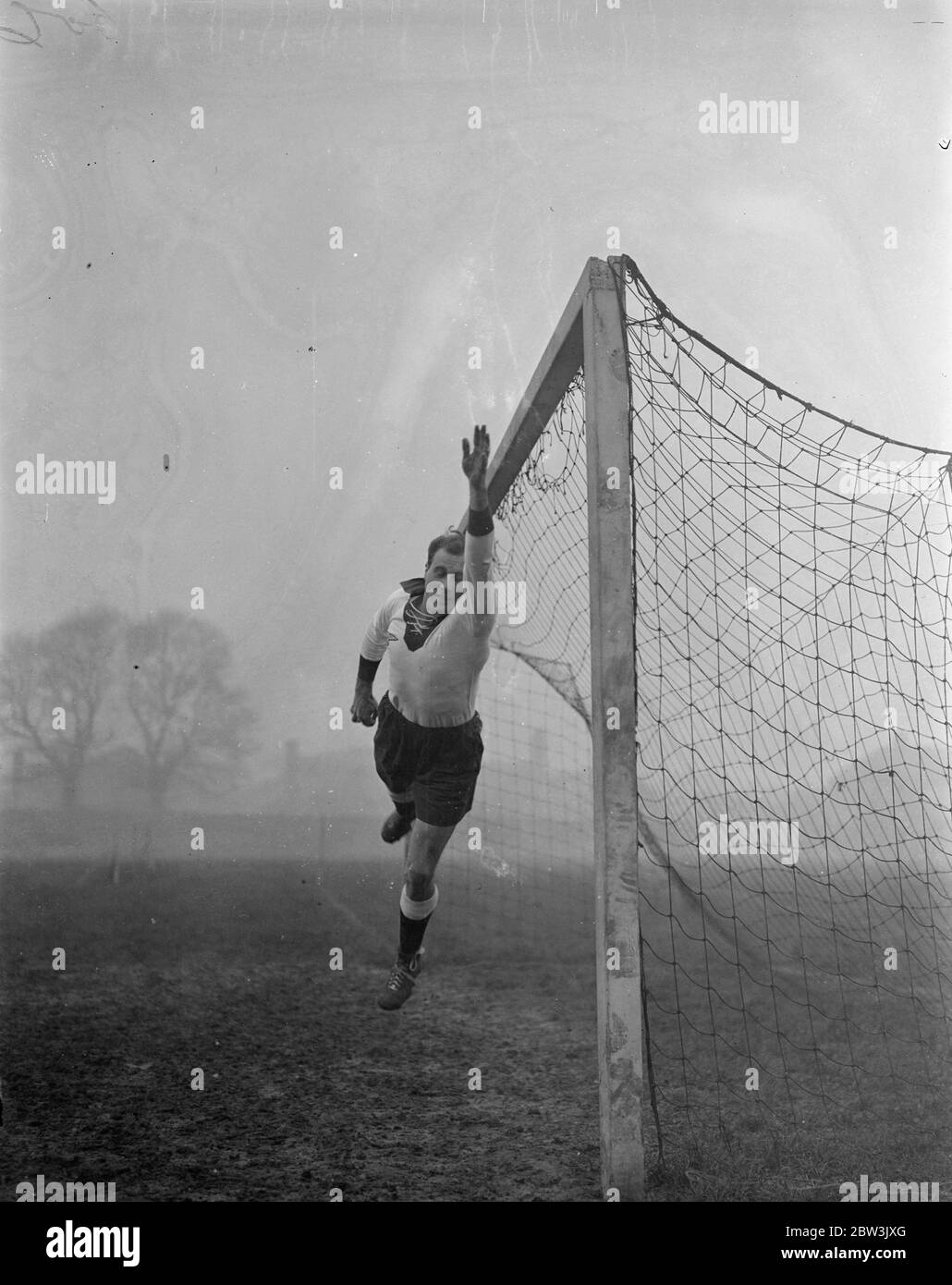 Footballers thirties Black and White Stock Photos & Images - Alamy