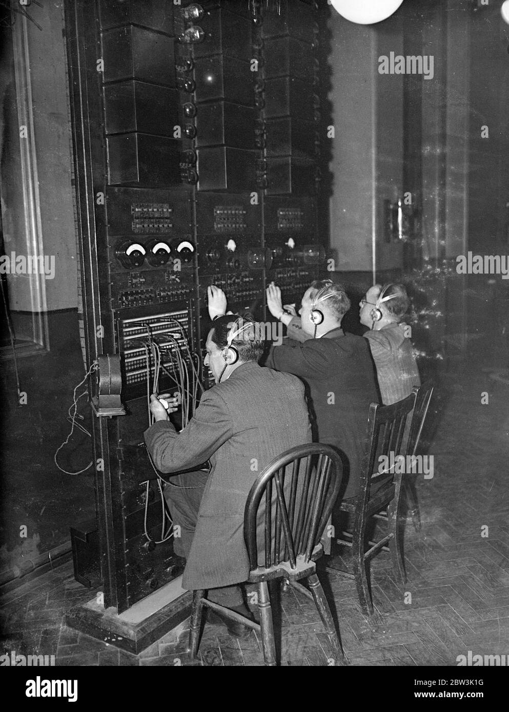 Broadcasting the King 's speech to the world . Post Office engineers ...