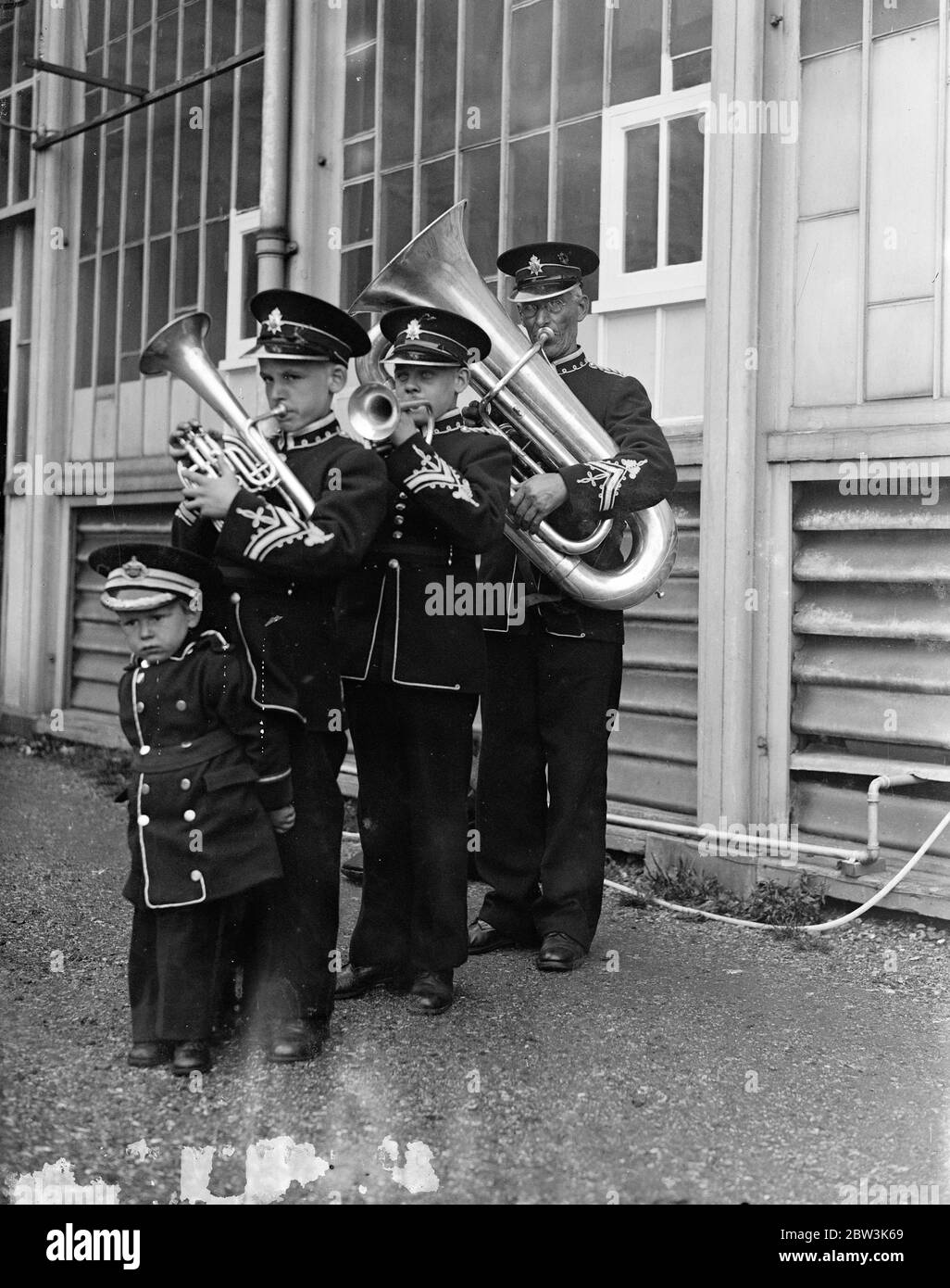 Grandfather and grandson compete in National Band contest at Crystal ...