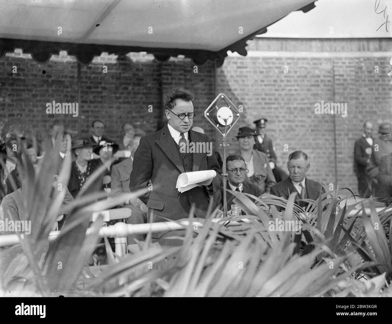 Mr Herbert Morrison opens new Victoria Park swimming pool . Mr Herbert ...