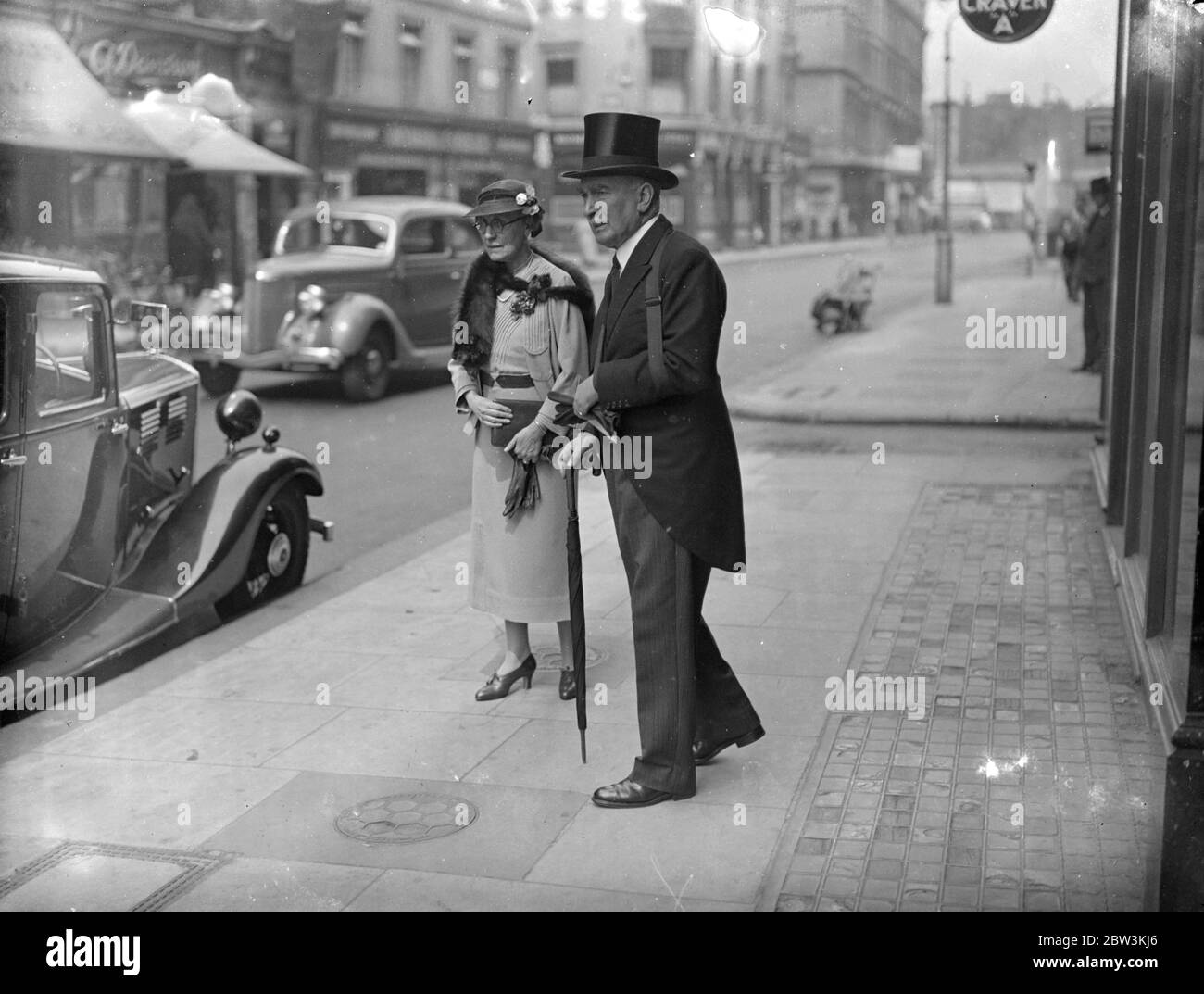 King Edward receives Field Marshal ' s baton . Sir Cladd W Jacob leaves ...