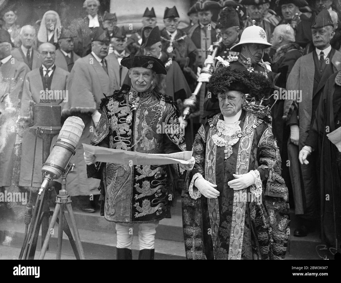 Coronation Proclamation Read At Royal Exchange With ancient ceremony ...