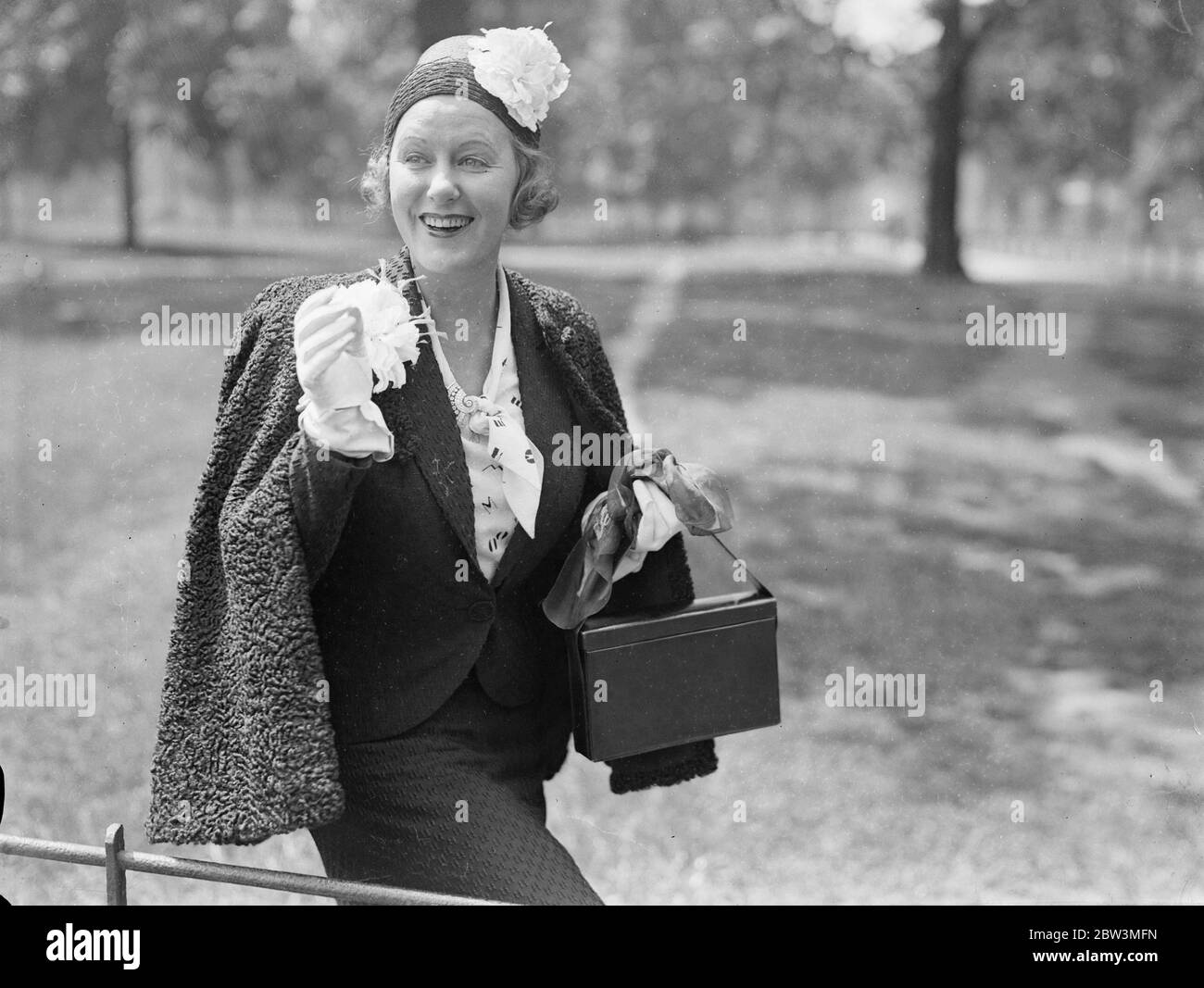 Grace Moore Returns to Sing in London After Hollywood Walk Out Grace ...