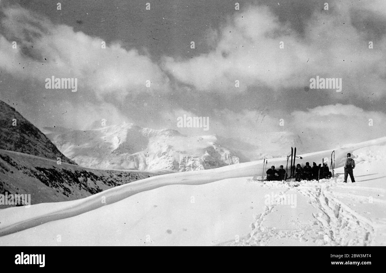 Virgin s mantle hi-res stock photography and images - Alamy