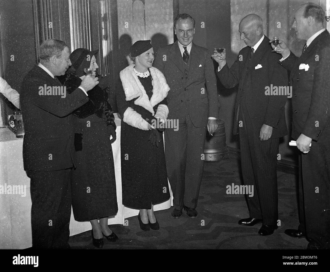 Cape record flyers attend luncheon in celebration of flight . Left to ...