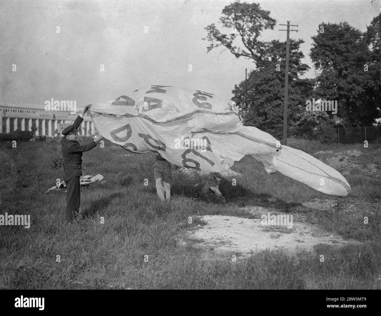 Burst paper hi-res stock photography and images - Alamy