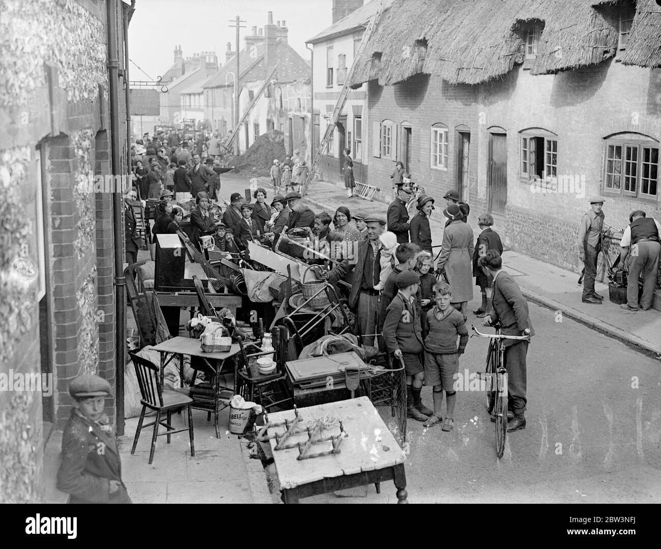 Burnt out cottages hi-res stock photography and images - Alamy