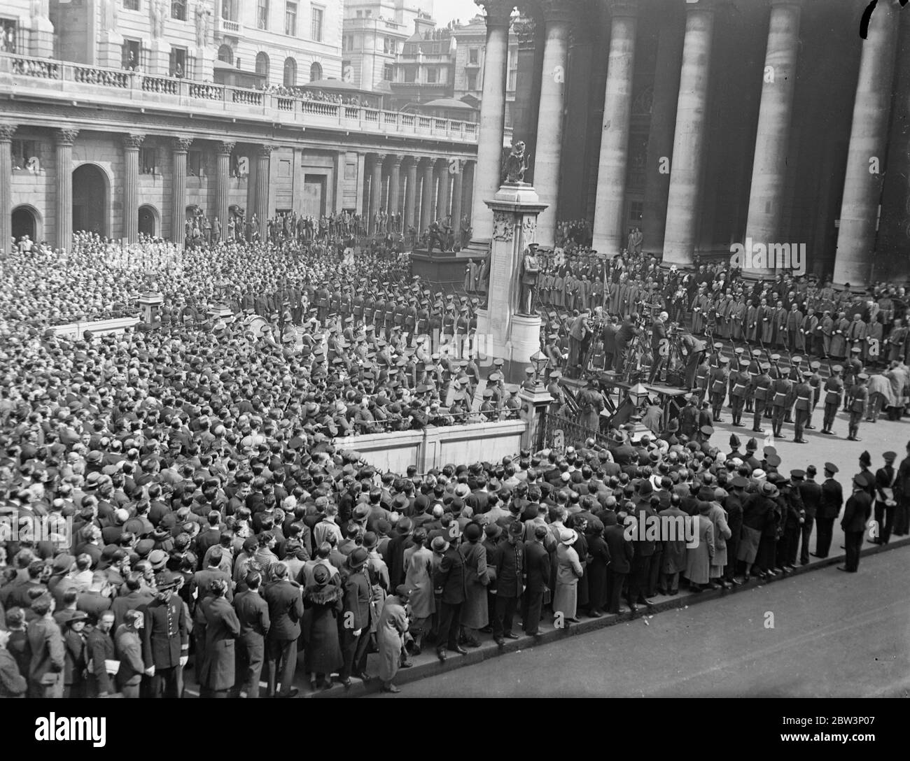 Coronation Proclamation Read At Temple Bar With ancient ceremony , the ...