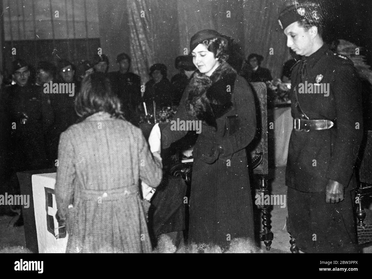 Italian Princess distributes to children . Princess Marie of Savoy ...
