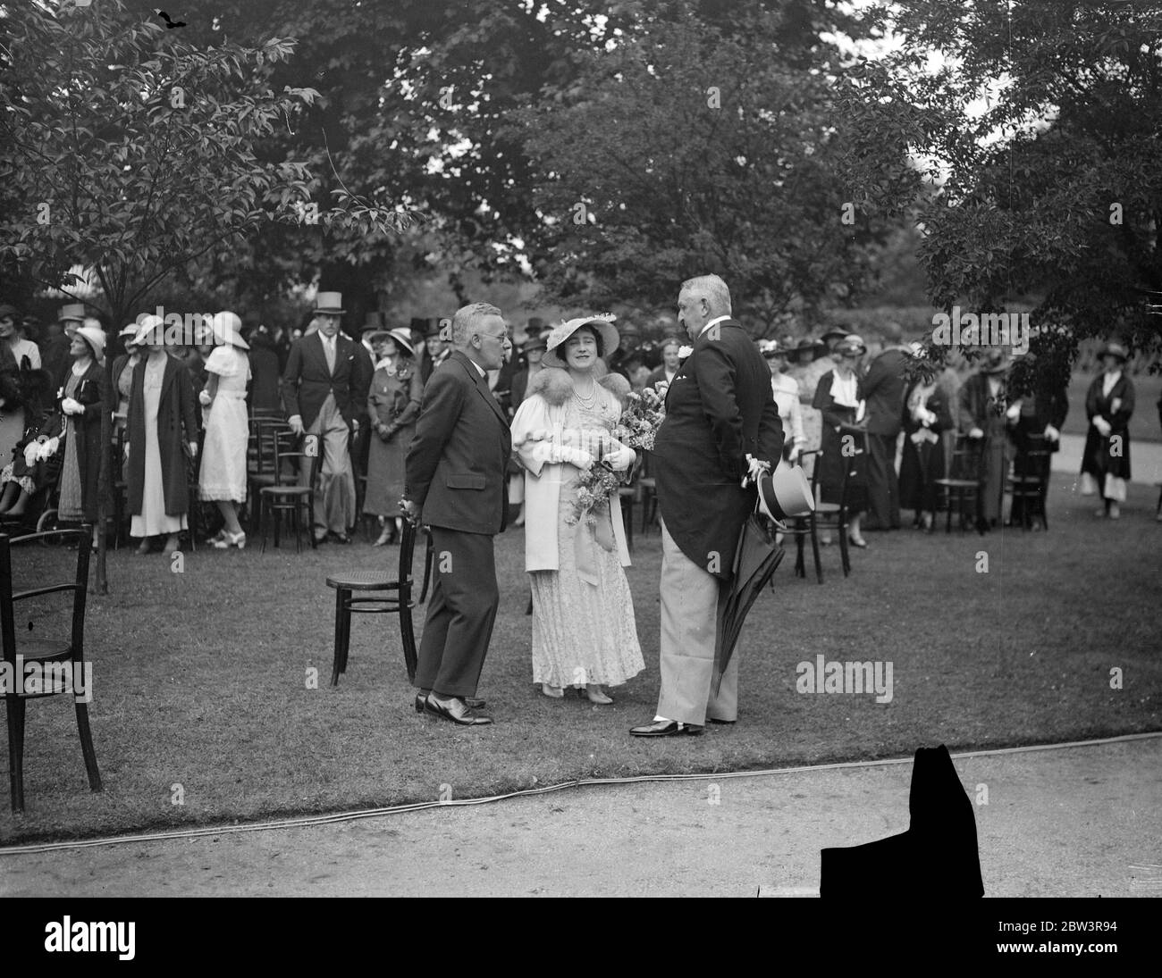 1930s garden party black and white hi-res stock photography and images ...