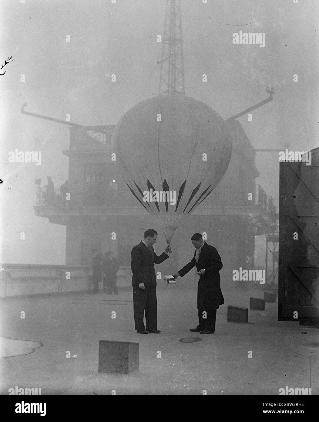 Fog balloon tested for first time at Croydon Aerodrome in London ...