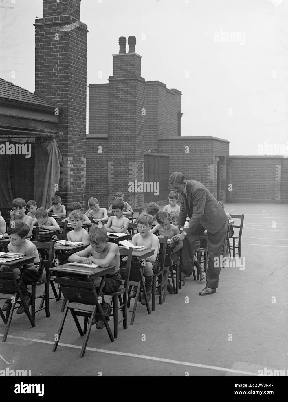 1930s school classroom hi-res stock photography and images - Alamy
