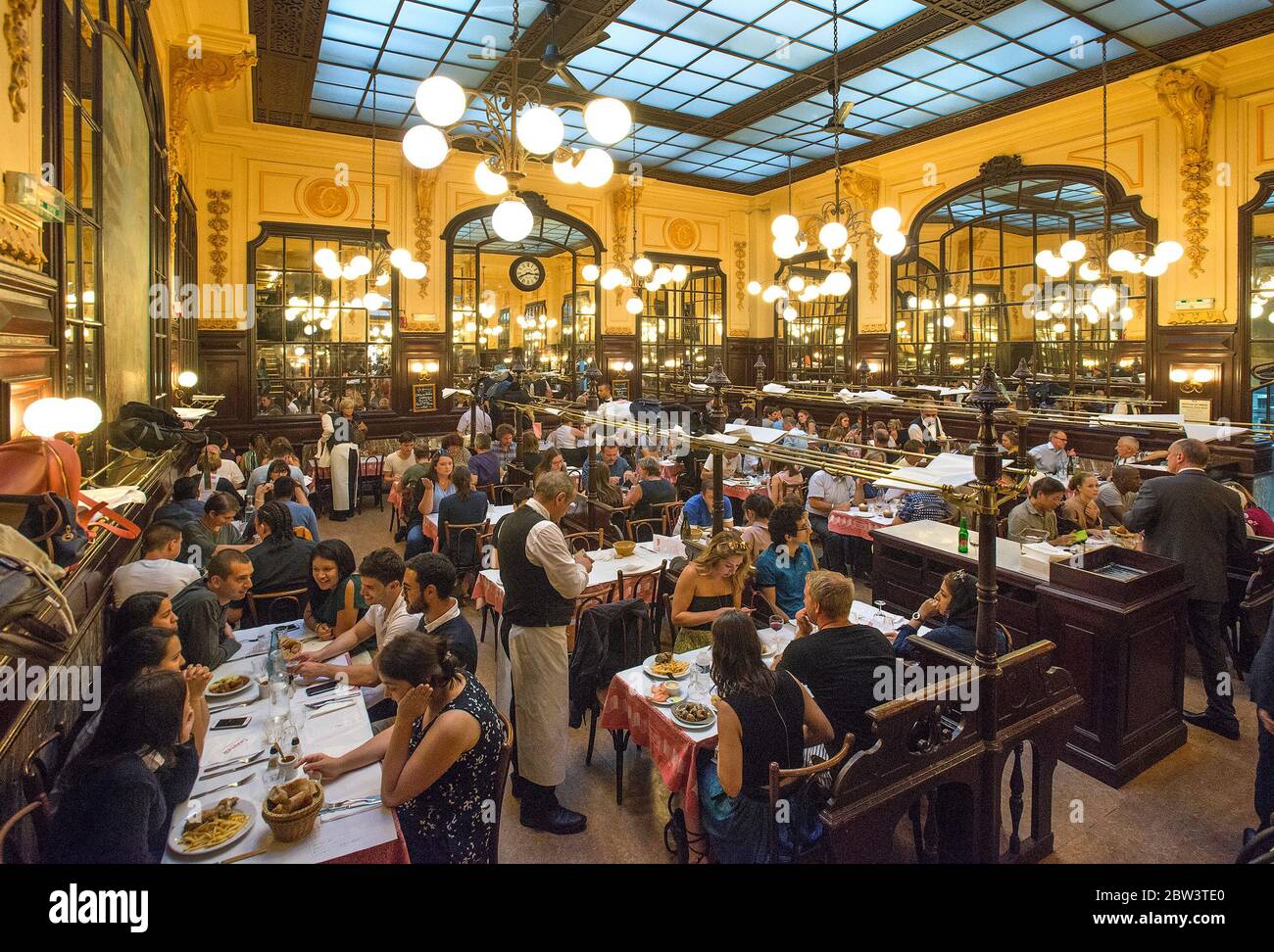 Traditional style Cafe Restaurant, Paris, France Stock Photo - Alamy