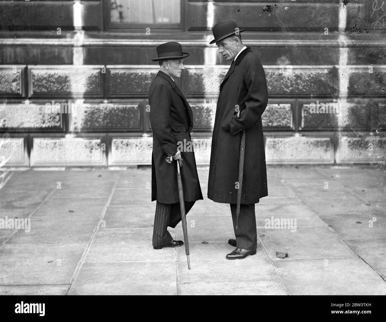 Lord Halifax and Sir Samuel Hoare discuss Mr Eden 's Geneva report ...