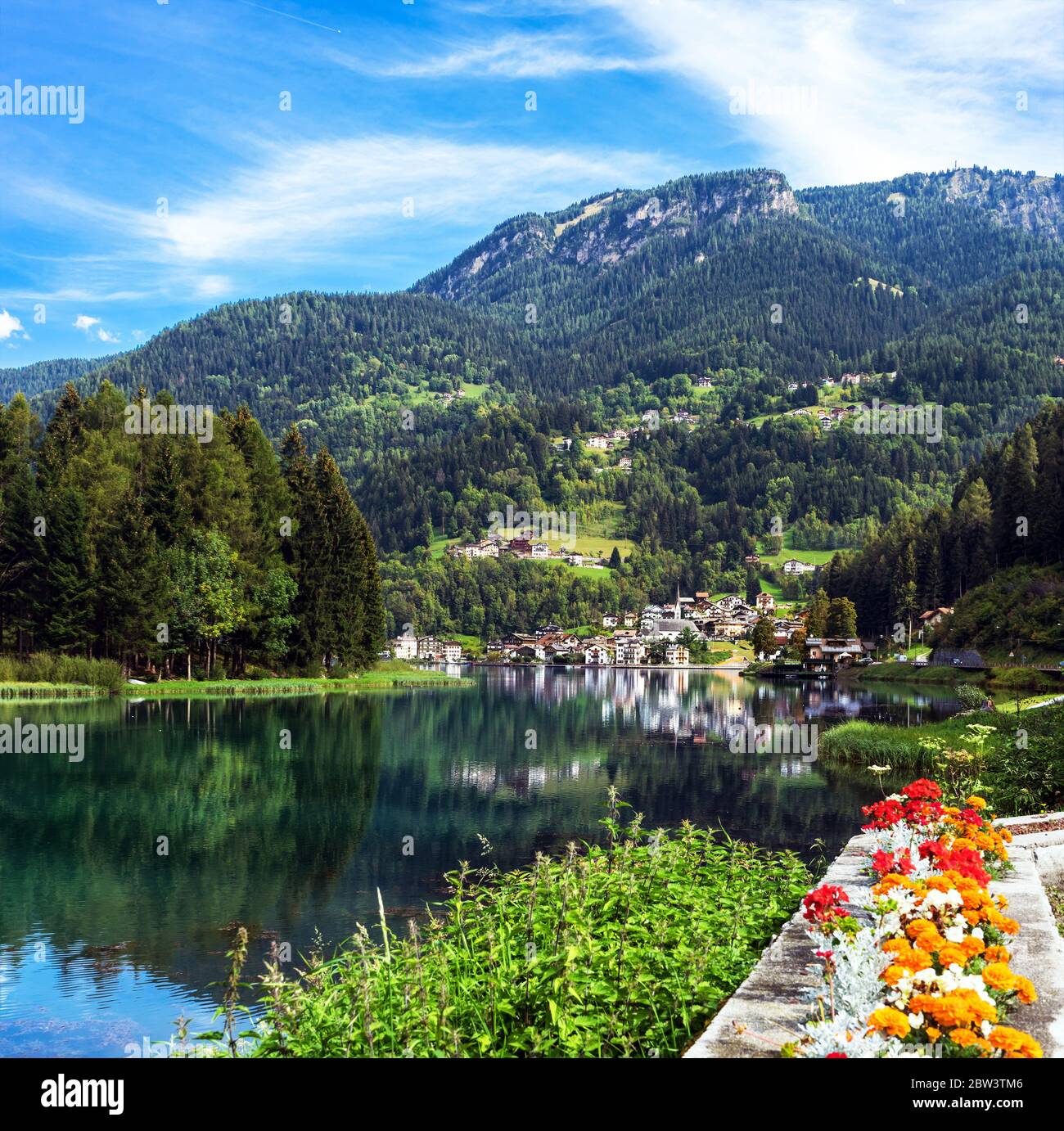 Alleghe hi-res stock photography and images - Alamy