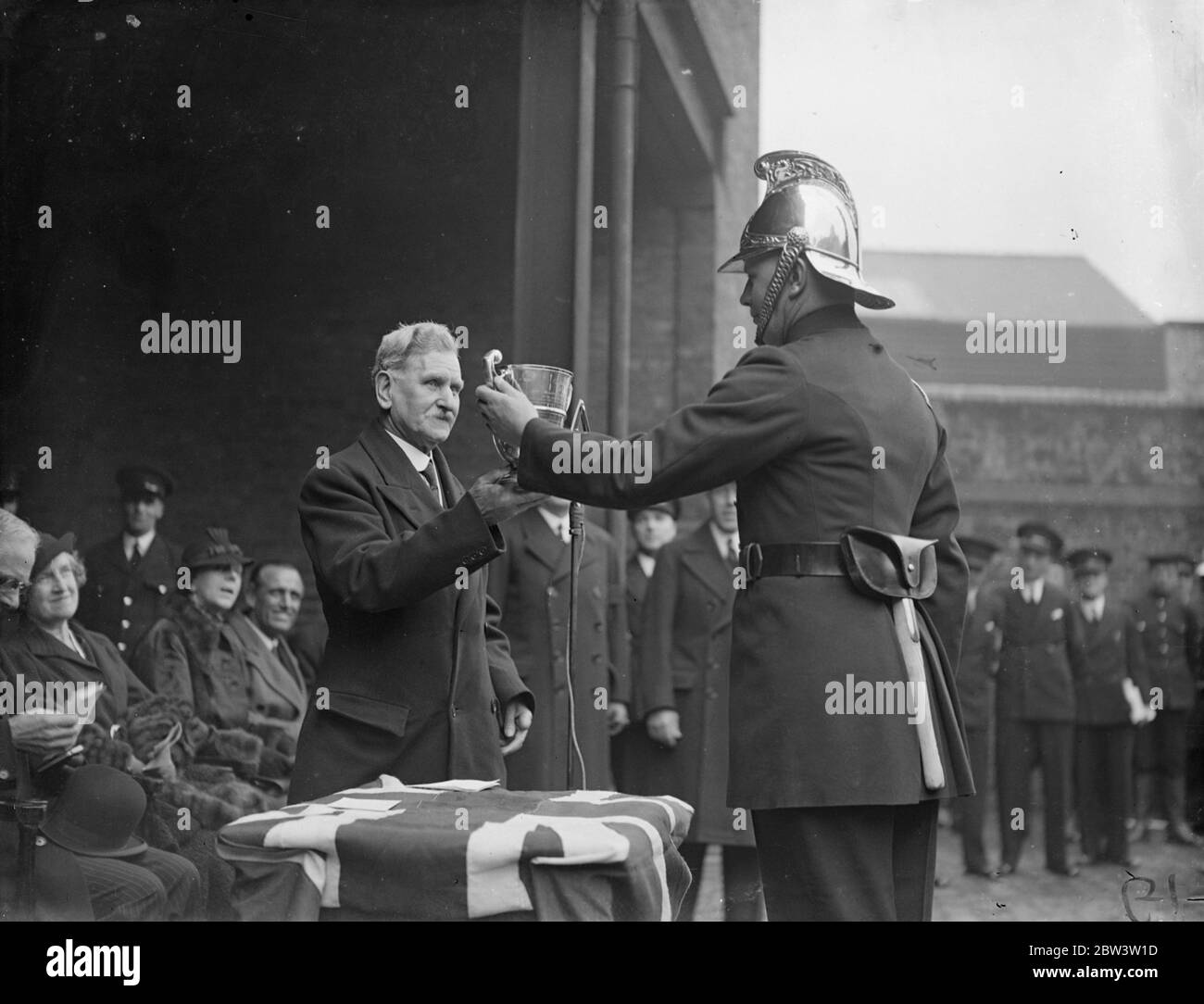 Dockhead wins fire brigade escape competition final . ' A ' watch of No ...