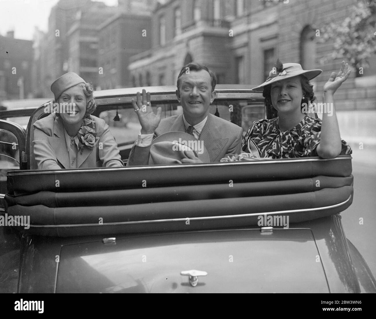 Space stars leave London for Austrian tour . Mr Bobby Howes , the ...