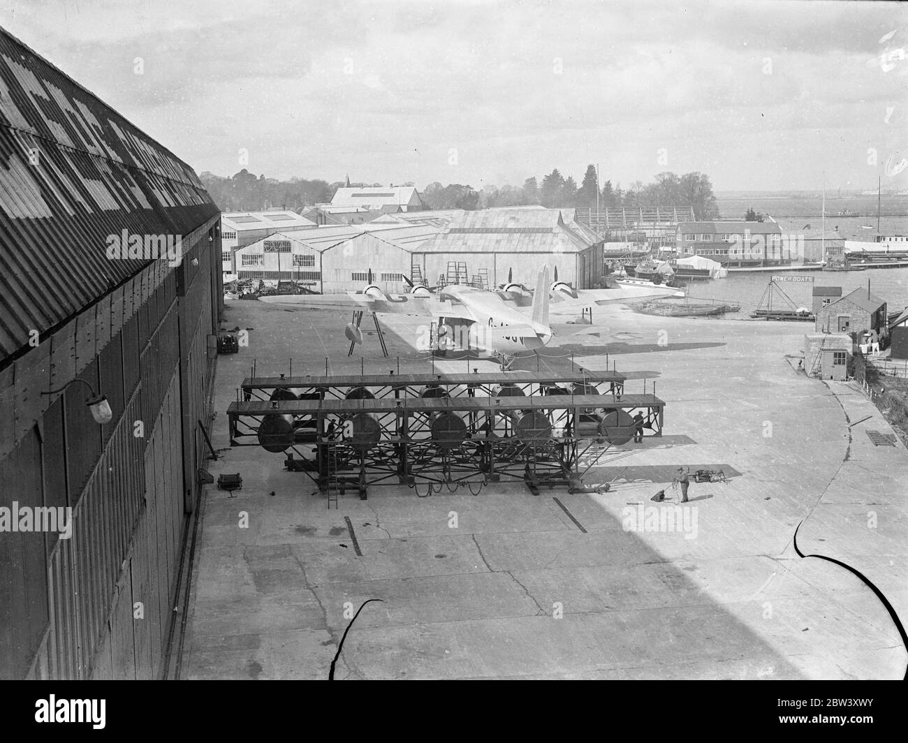 Launching flying boats hi-res stock photography and images - Alamy