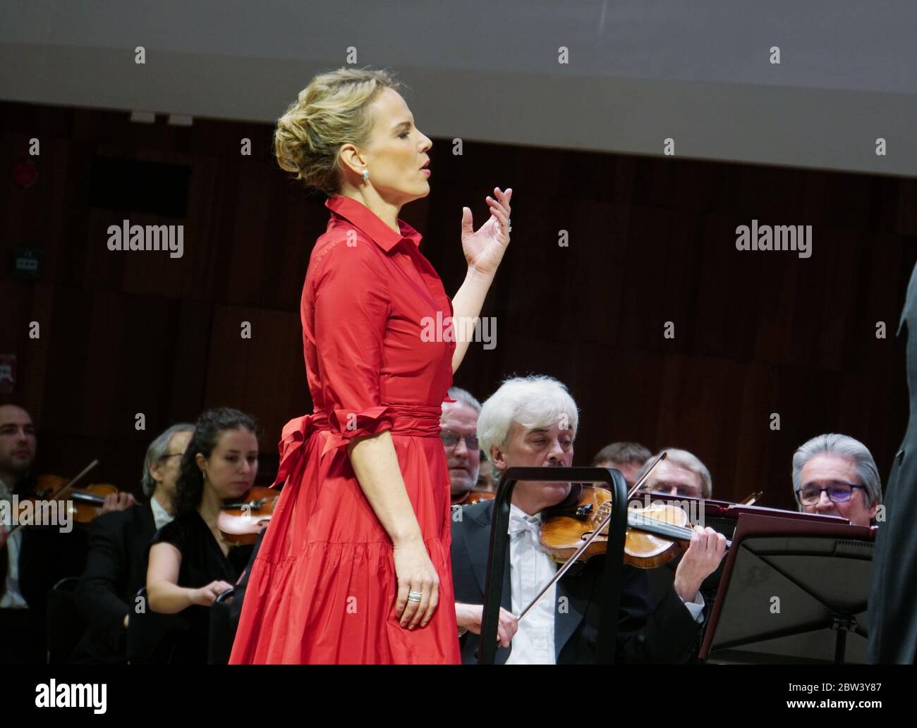 Elina Garanca 2019 High Resolution Stock Photography and Images - Alamy