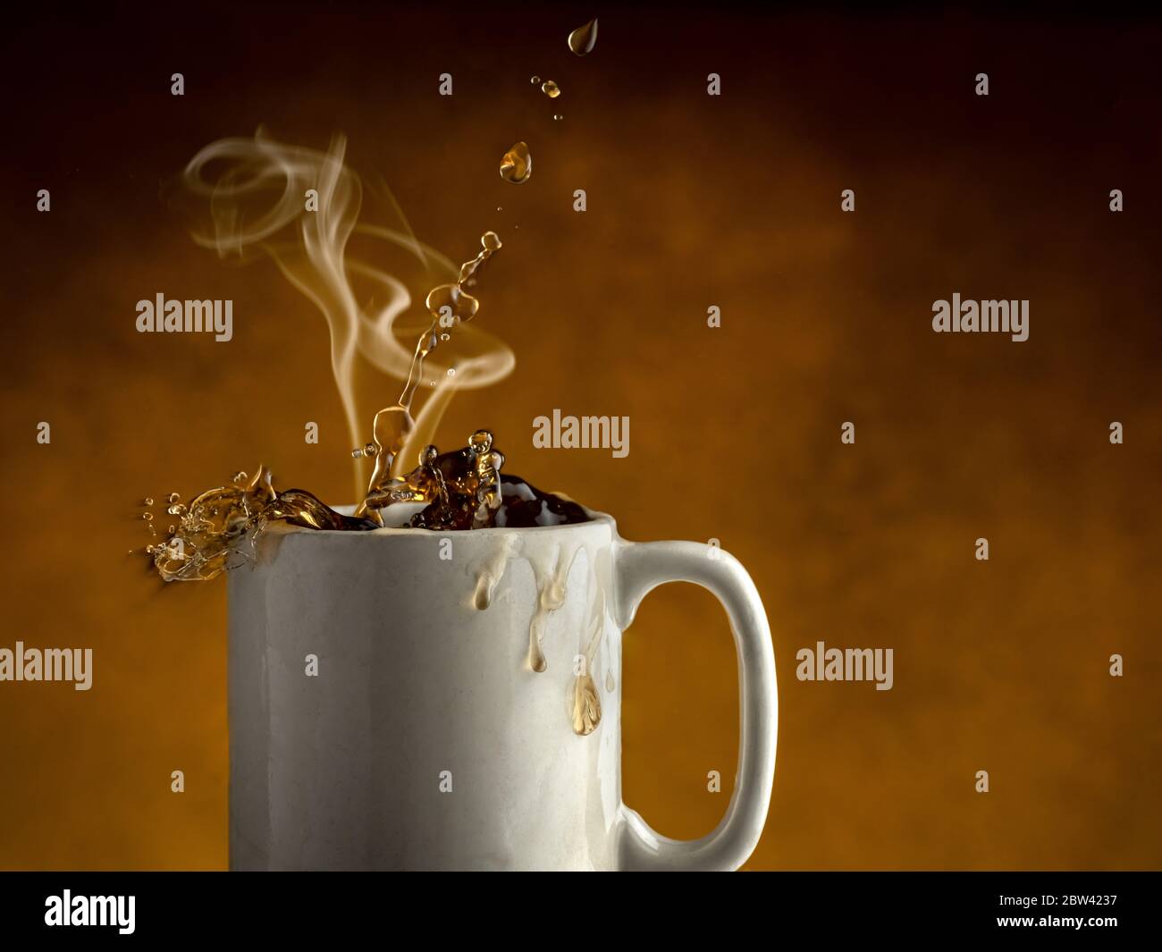 Coffee splash hi-res stock photography and images - Alamy