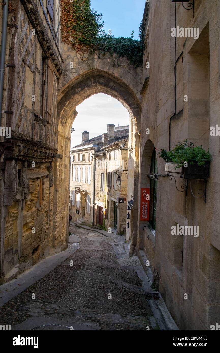 Medieval city street hi-res stock photography and images - Alamy