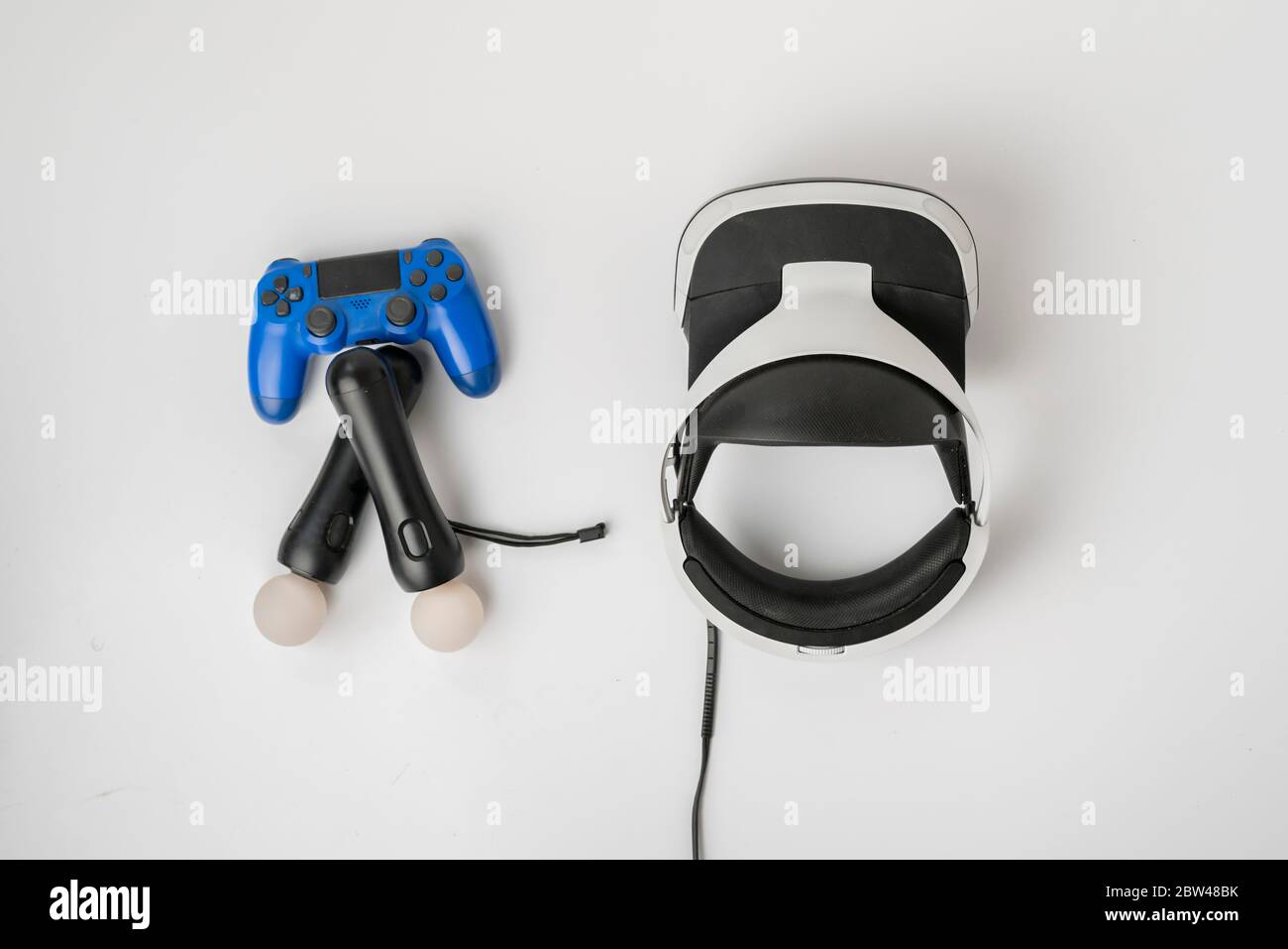 top view of the vr glass on the color surface isolated, simple ...