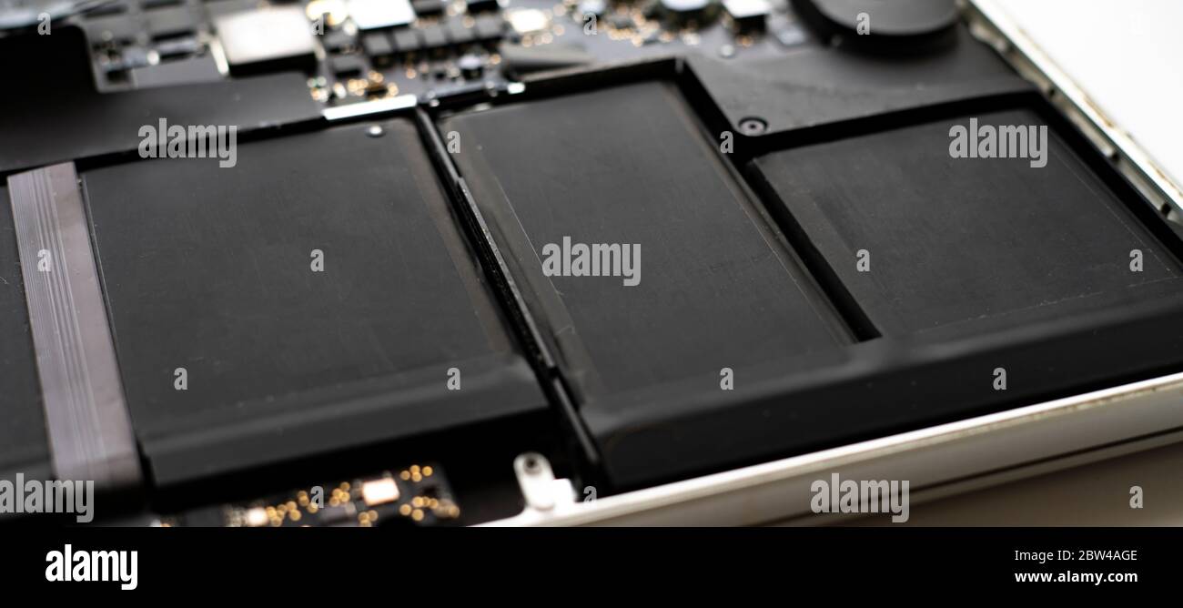 Lithium ion battery laptop hi-res stock photography and images - Alamy