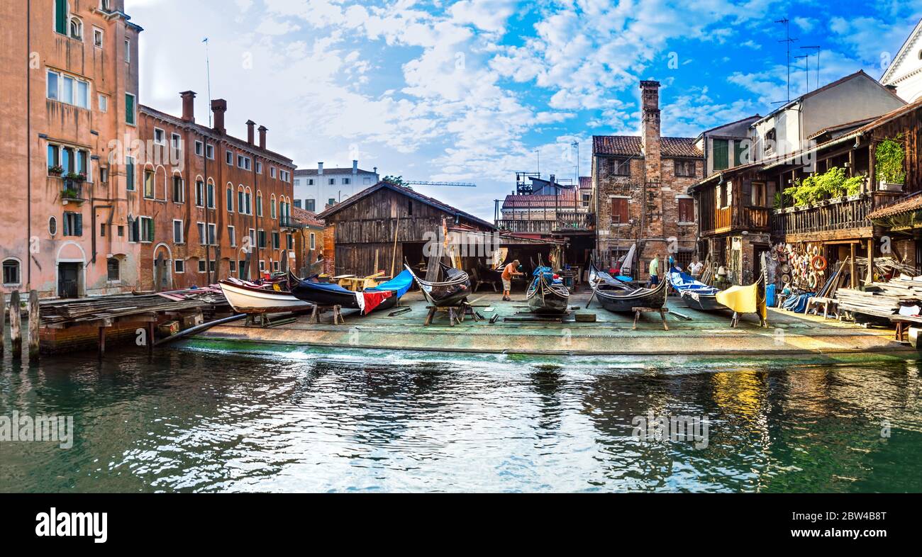 Shipyard architecture hi-res stock photography and images - Alamy