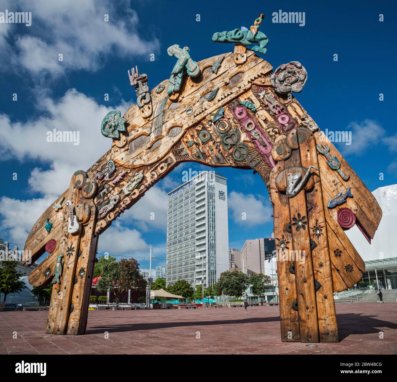 Waharoa gate, created by Selwyn Muru, inspired by Maori and Polynesian ...