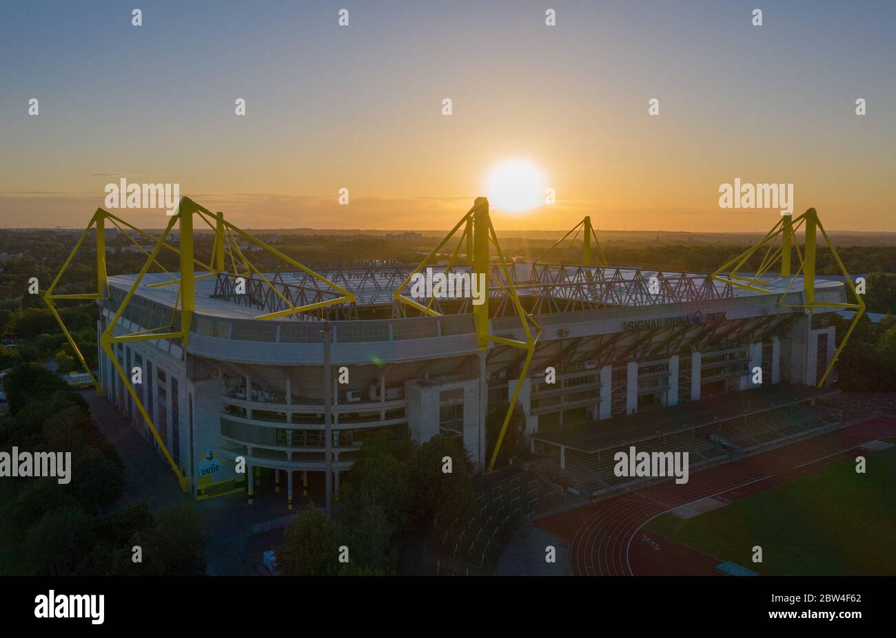 Borussia dortmund stadium hi-res stock photography and images - Alamy