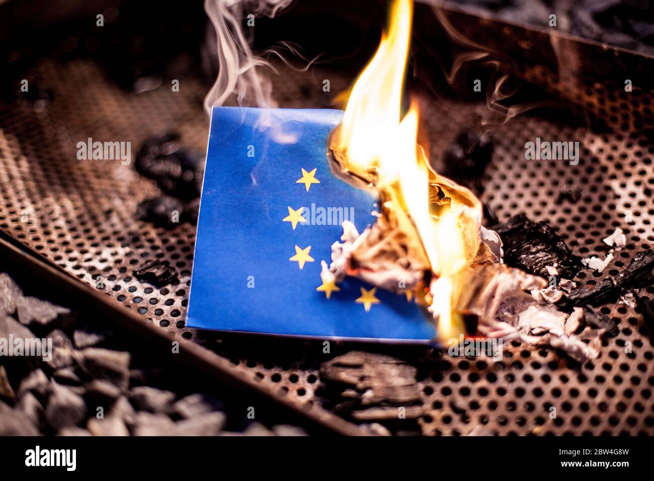 Burning eu flag hi-res stock photography and images - Alamy