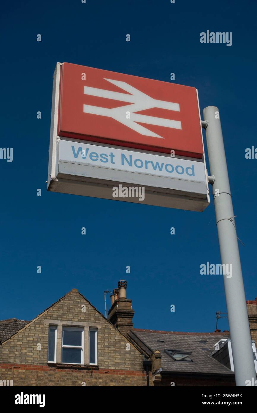West london rail network hi-res stock photography and images - Alamy