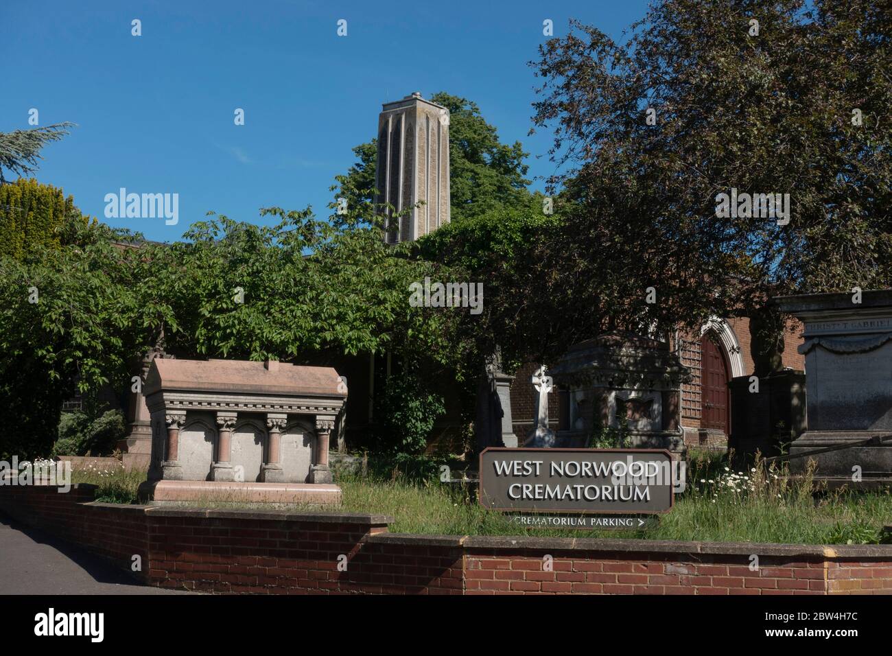 City of london cemetery and crematorium hi-res stock photography and ...