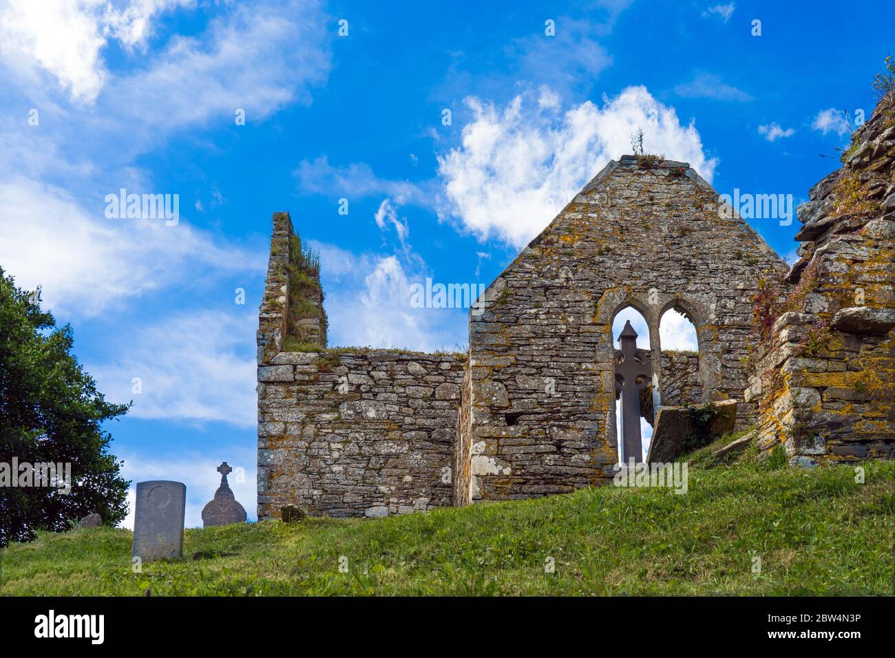 Typical Celtic burial monument, Ireland Stock Photo - Alamy