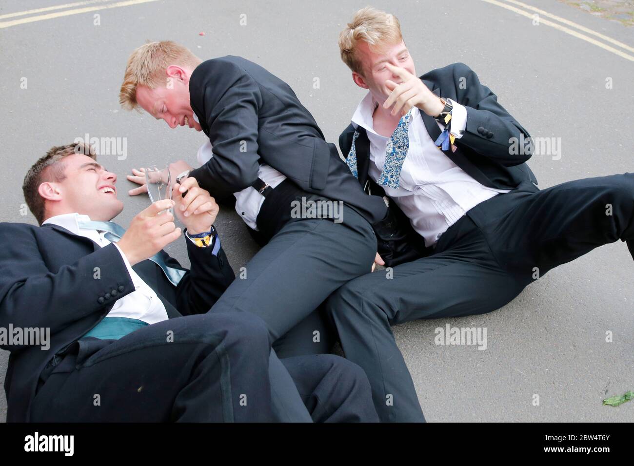 Drunk students at the 2019 Cambridge University May Ball Stock Photo ...