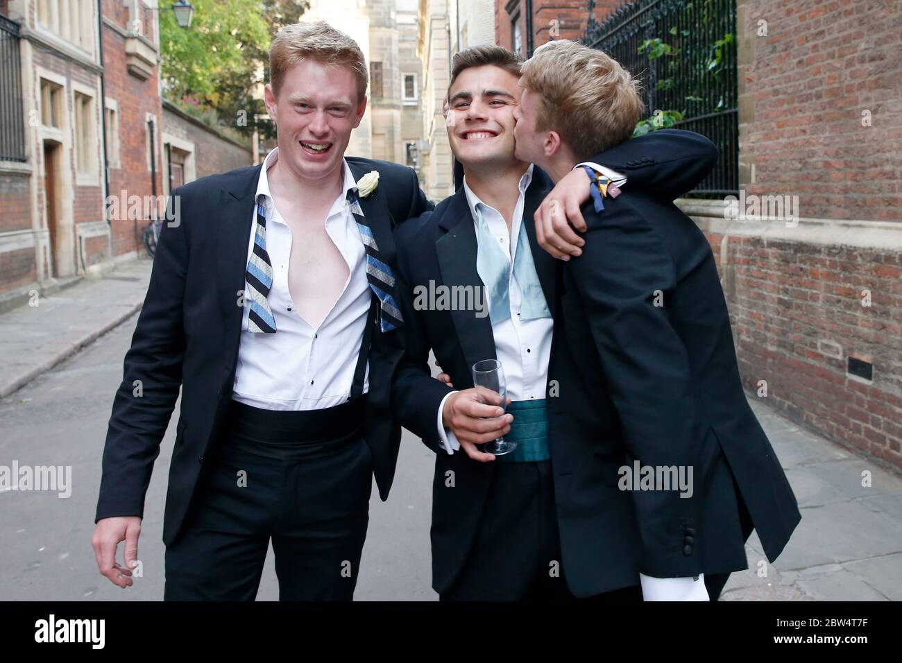 Cambridge students drinking hi-res stock photography and images - Alamy