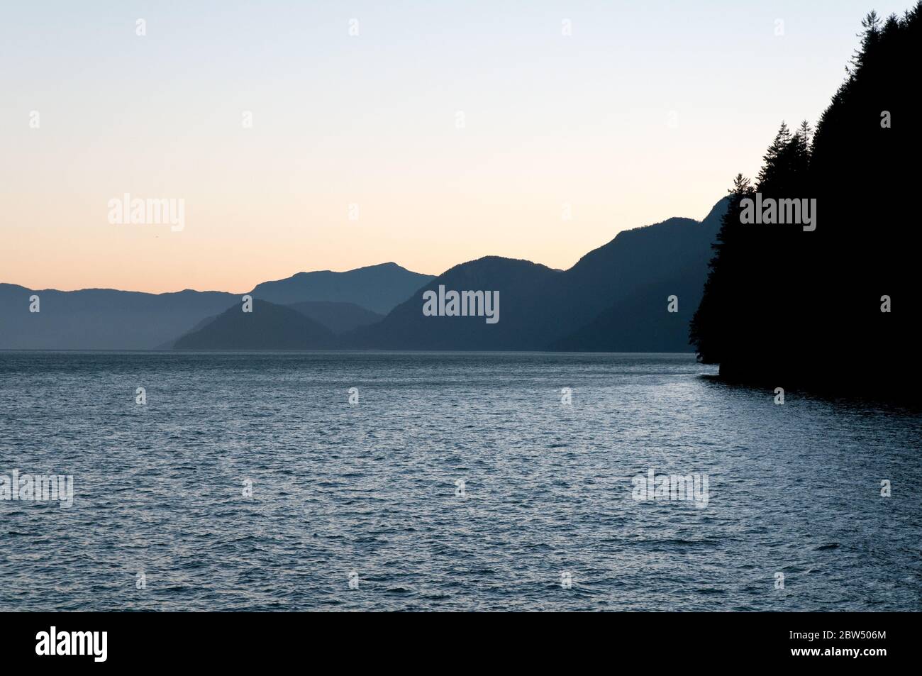 Rivers inlet hi-res stock photography and images - Alamy