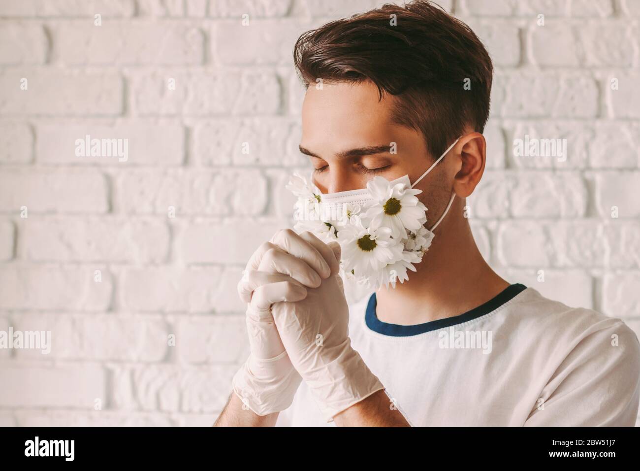 Faithful wearing face mask hi-res stock photography and images - Alamy