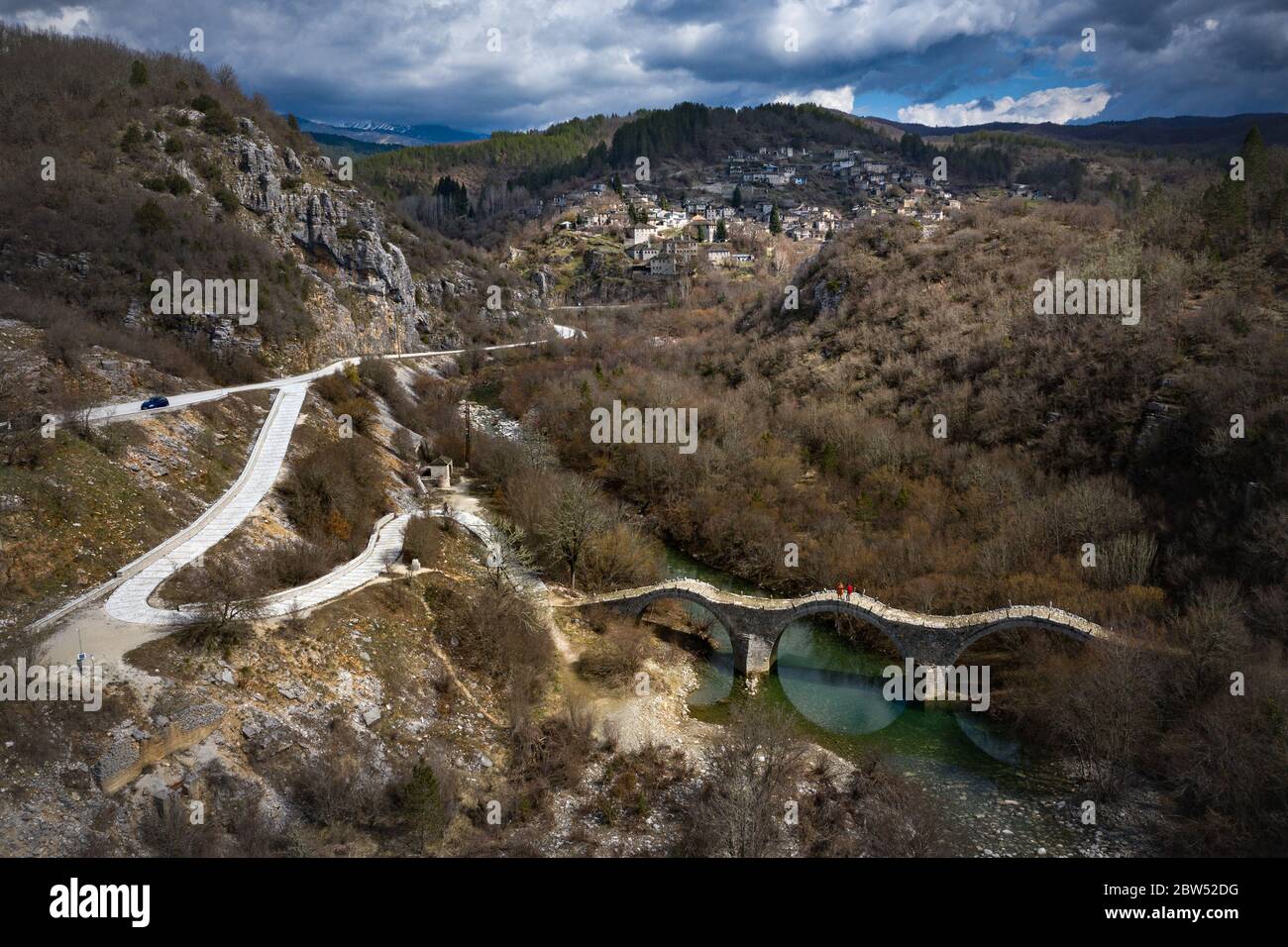 Three arch bridge hi-res stock photography and images - Alamy