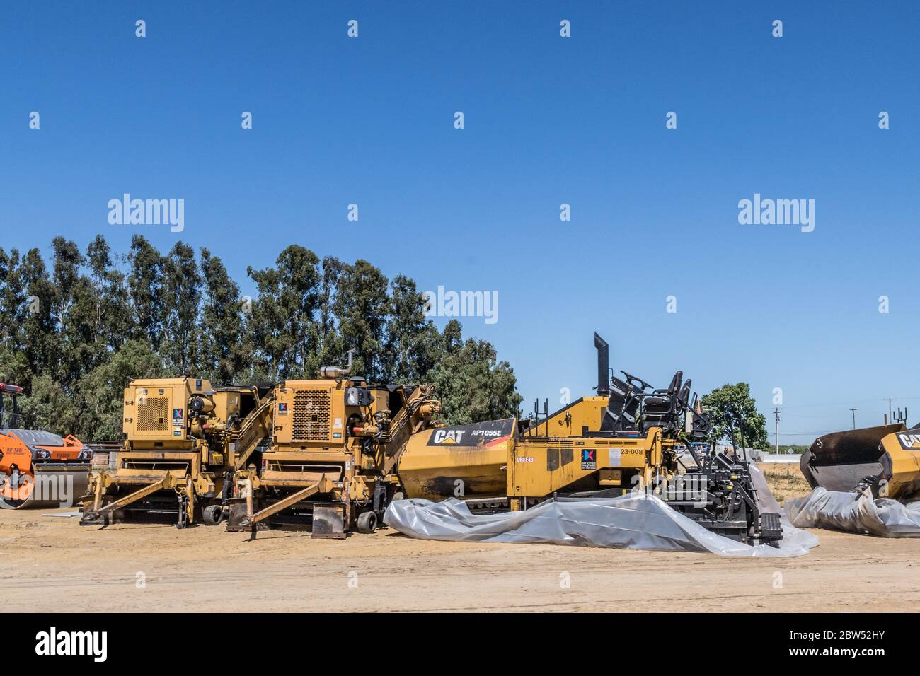 Paving machines hi-res stock photography and images - Alamy