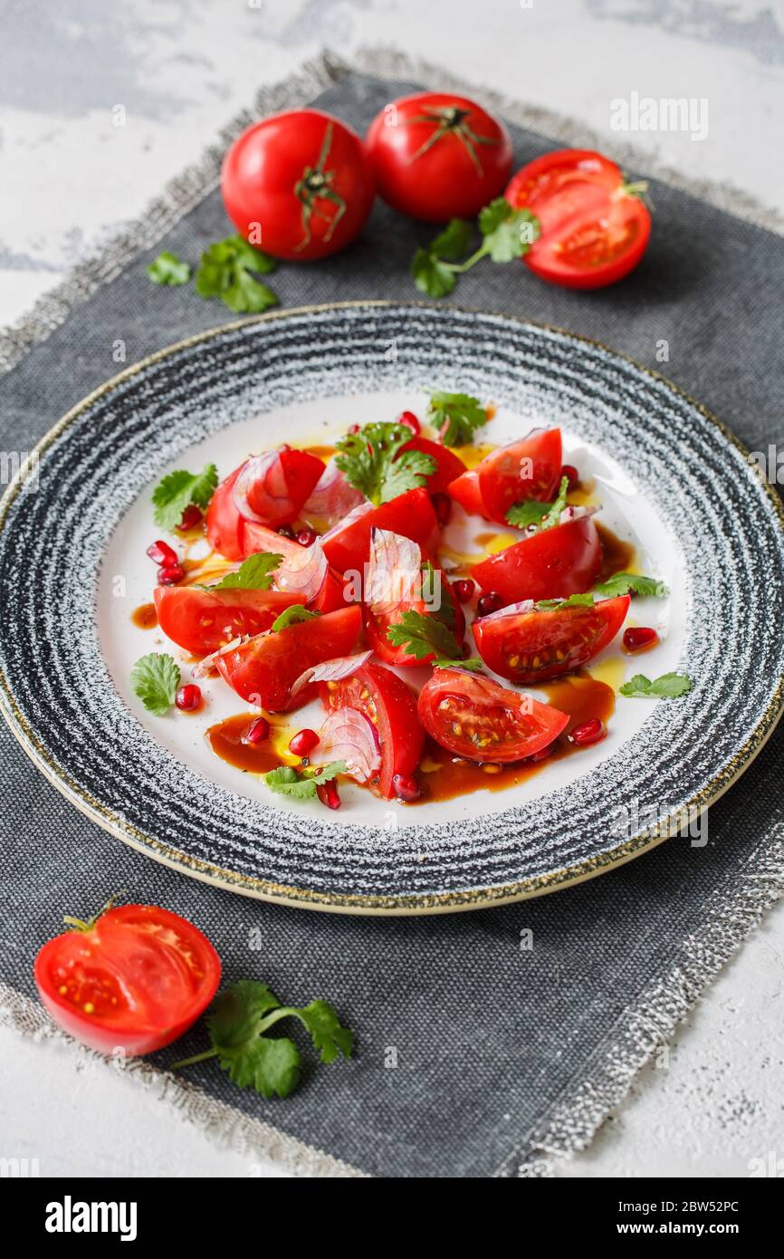 Fresh salad tomato hi-res stock photography and images - Alamy