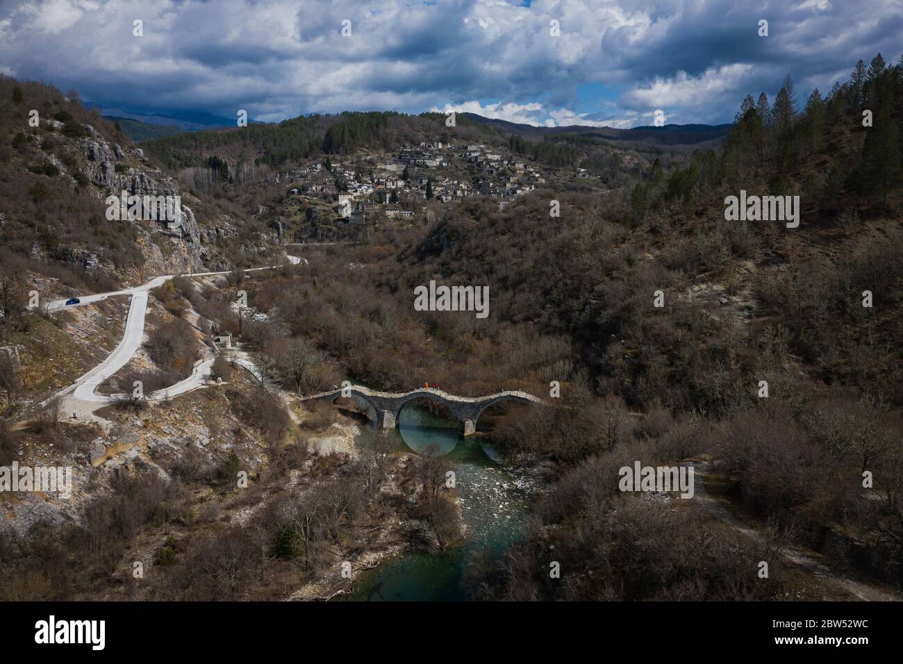 Three arch bridge hi-res stock photography and images - Alamy