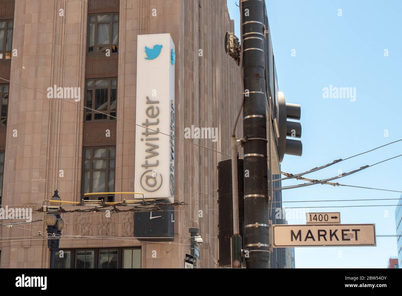 Twitter office logo hi-res stock photography and images - Alamy