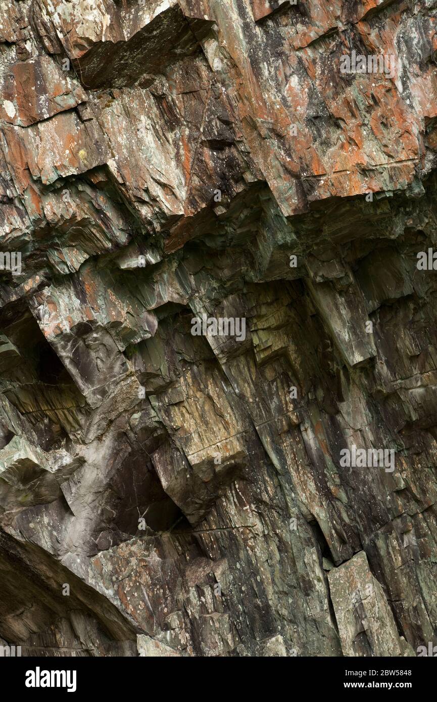 A quarried rock face of slate in Tilberthwaite, Cumbria, UK Stock Photo ...